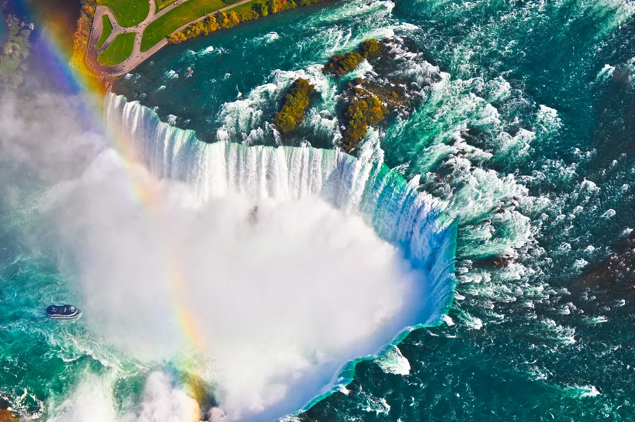 Canada Escorted & Guided Tours 2026/2027 | Mercury Holidays